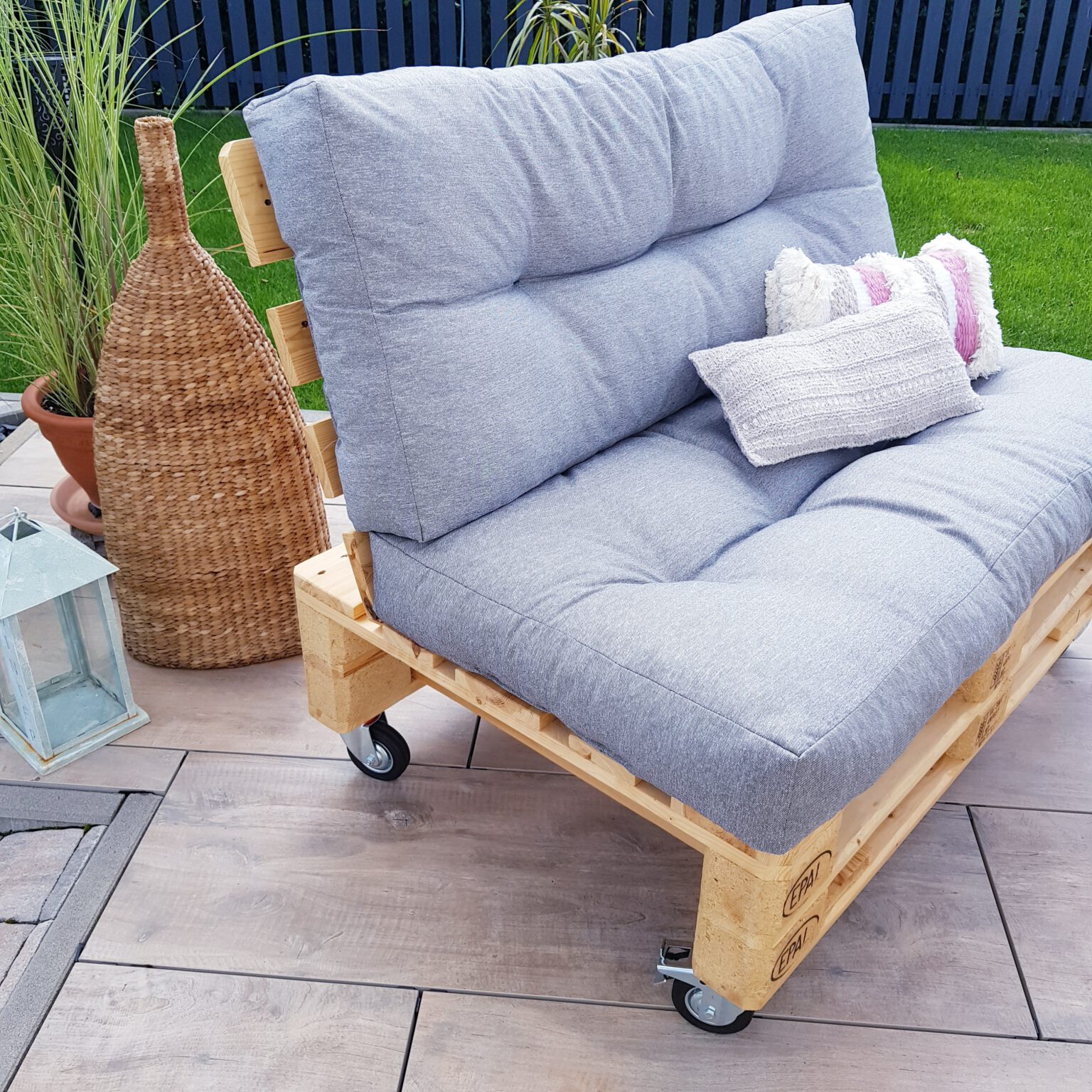 Paletten Lounge zum selber bauen - kreativstattandrea
